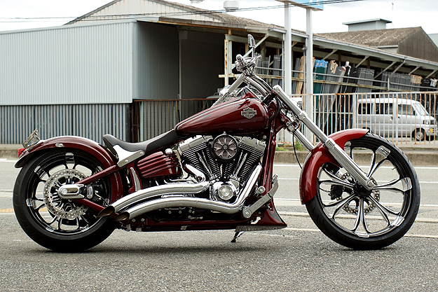 ハーレーオールペイント ソフテイル 08 FXCWC ｜ サードアイ カスタムペイント＆デザイン